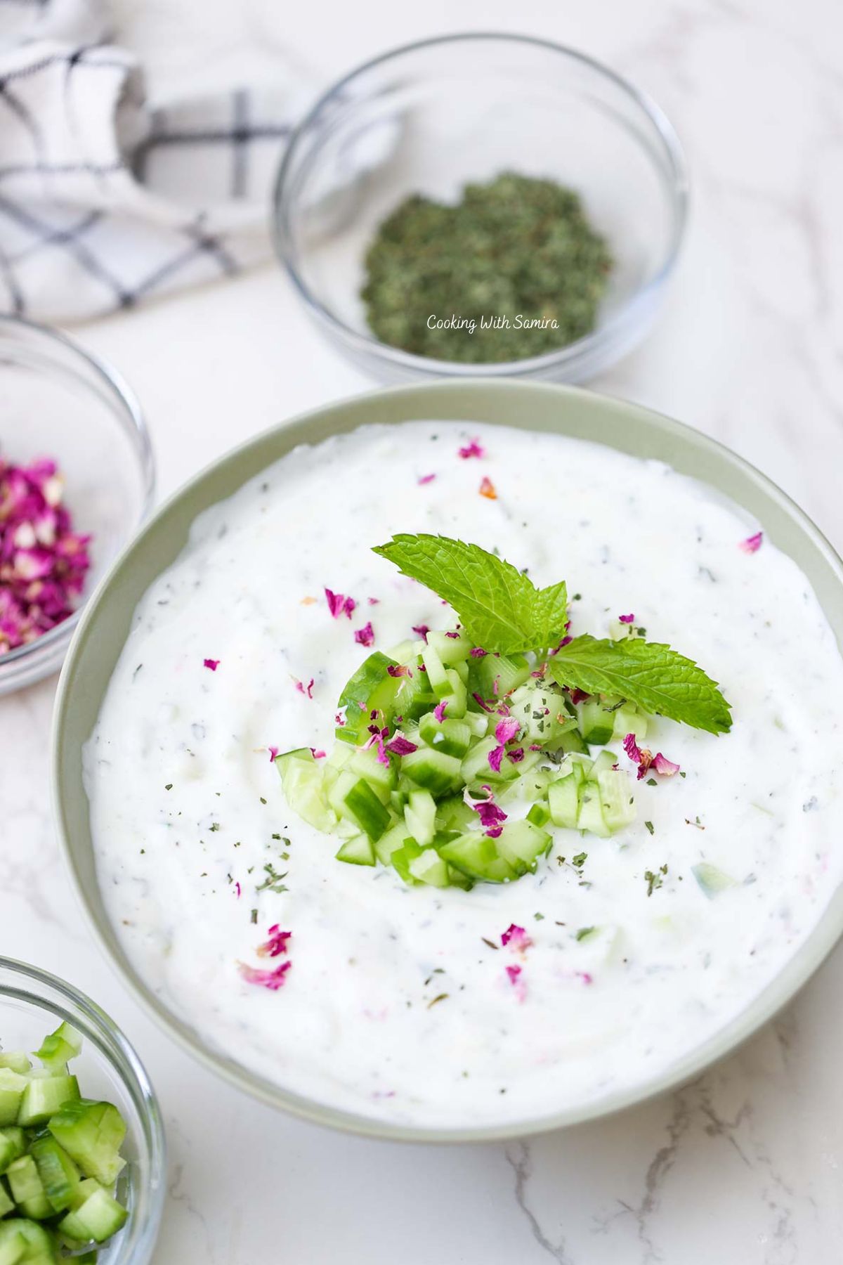 Mast-o Khiar (Persian Yoghurt and Cucumber Dip)