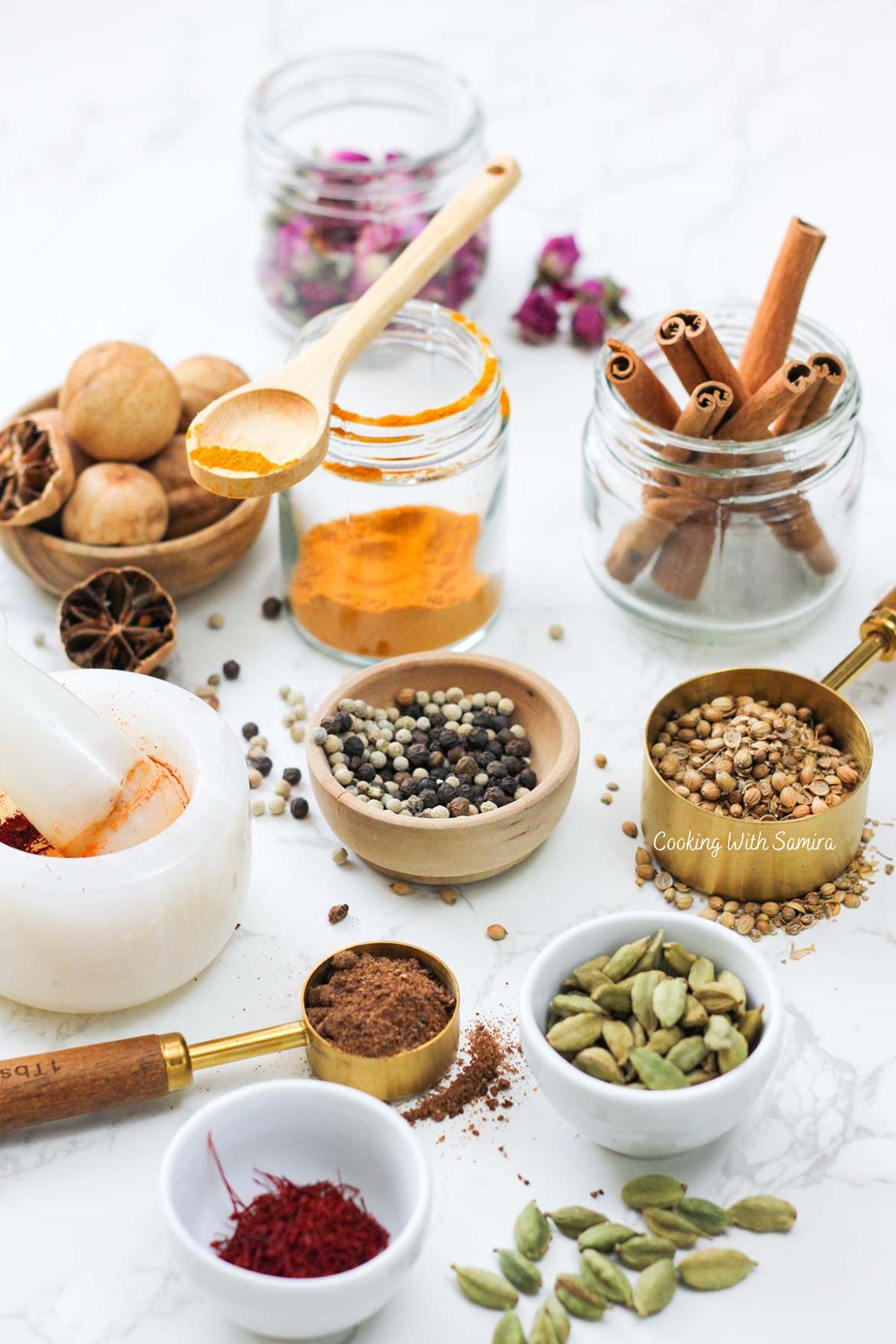 Popular Persian Spices and How to Use Them